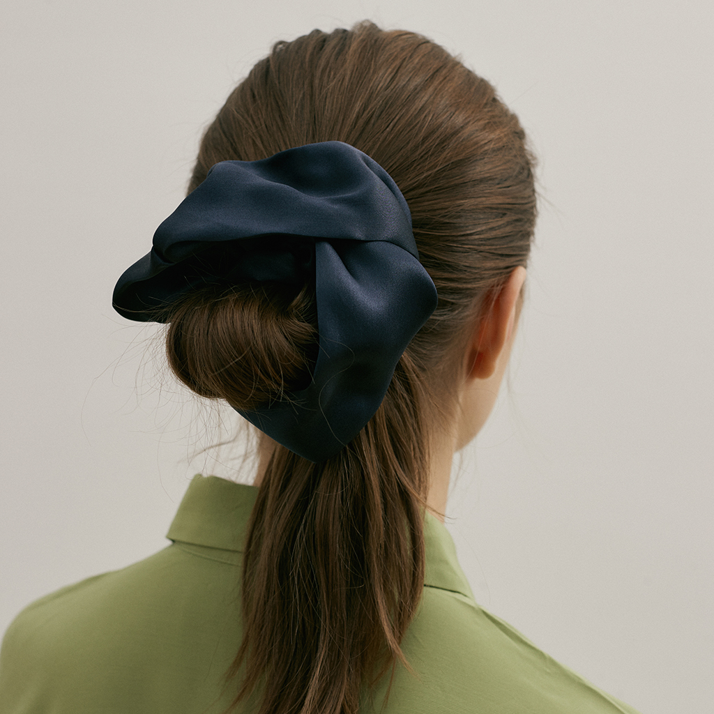 Silk Scrunchie (L) - Navy | ファッション通販サイト NUGU