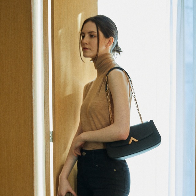 VALLUV ELLANIE BLACK | NUGU