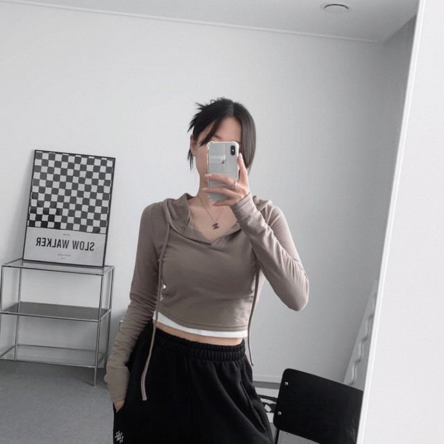 クロップドVスリットフードパーカー(3color) | ファッション通販サイト NUGU