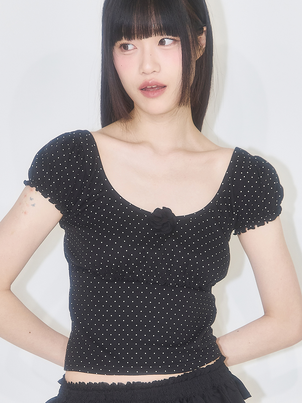 Shirring Corsage Dot Top Black | ファッション通販サイト NUGU