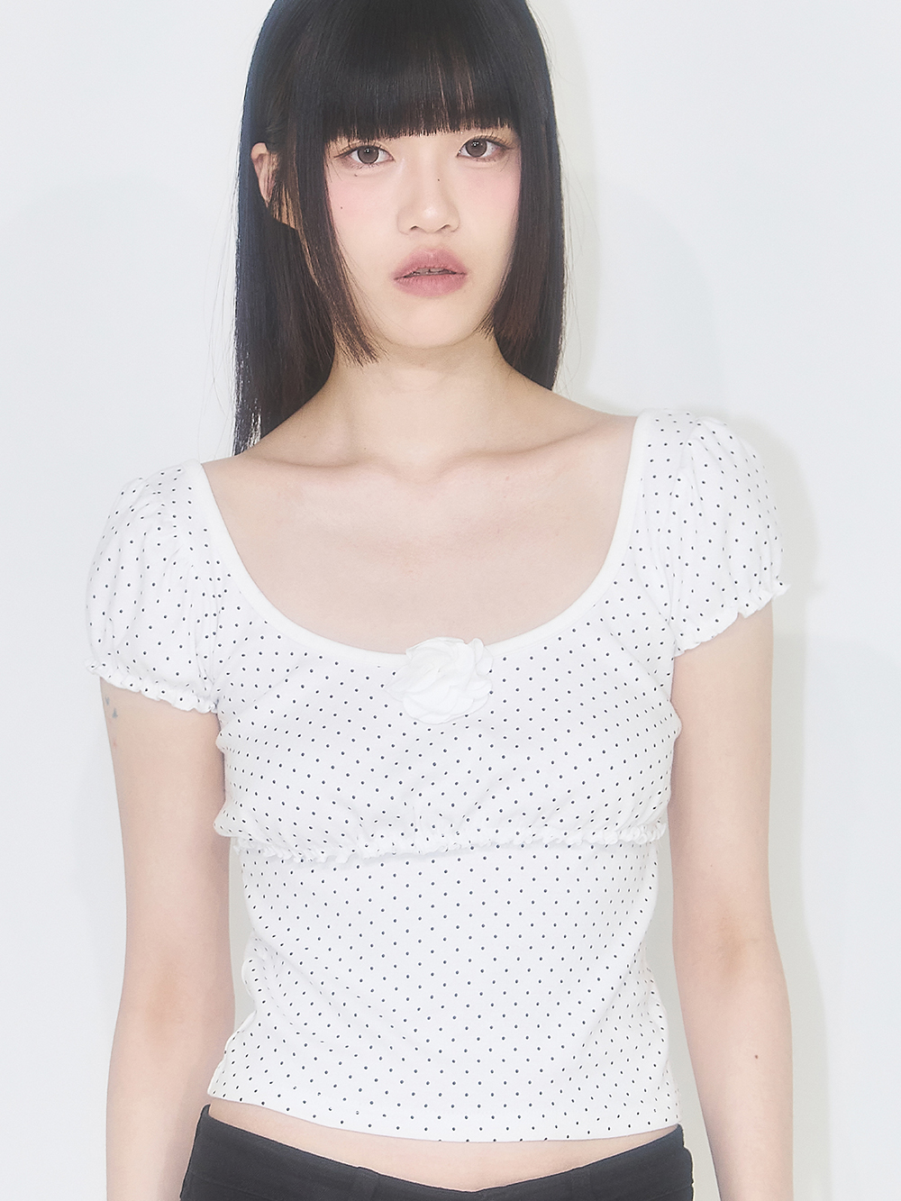 Shirring Corsage Dot Top White | ファッション通販サイト NUGU