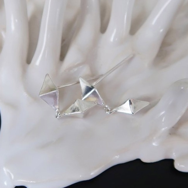 GLEAM DROP EARRINGS | ファッション通販サイト NUGU