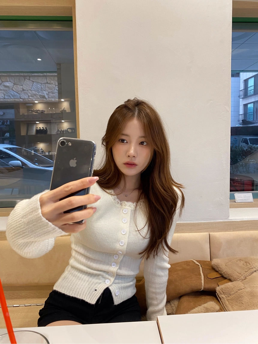 [Influencer pick] Beylin Lace-Accent Wool Knit Cardigan | ファッション通販サイト NUGU