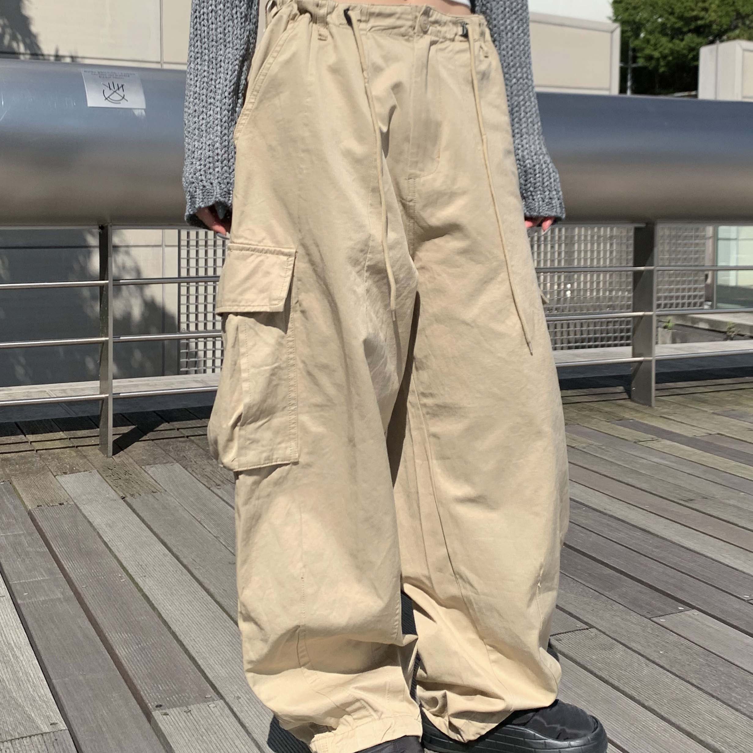 Beige cargo pants store