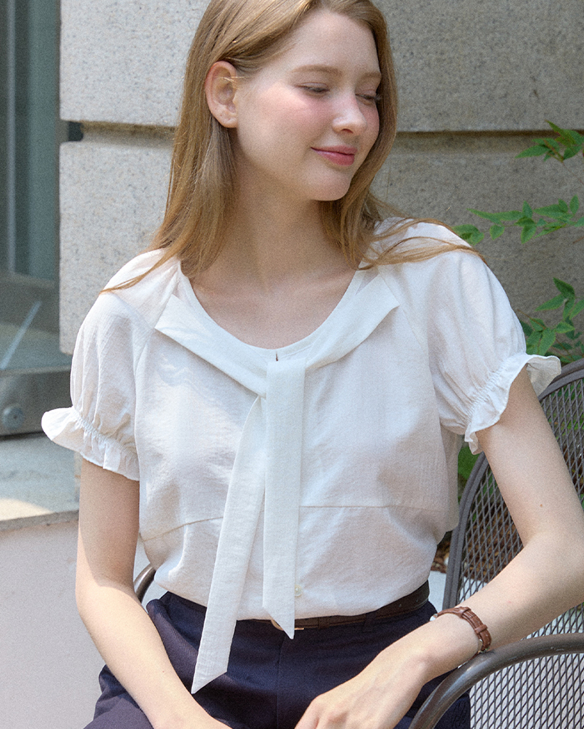 Betty Front Tie Blouse - White | ファッション通販サイト NUGU