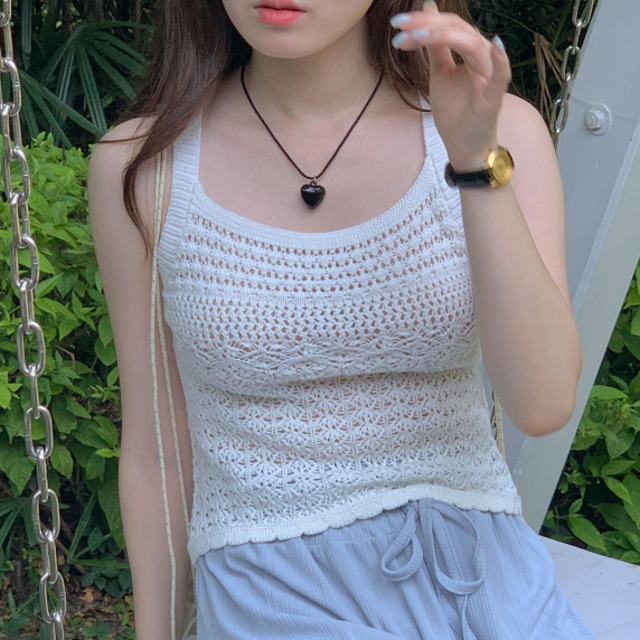 Hershey'sクロップドノースリーブキャミソール(White) | NUGU