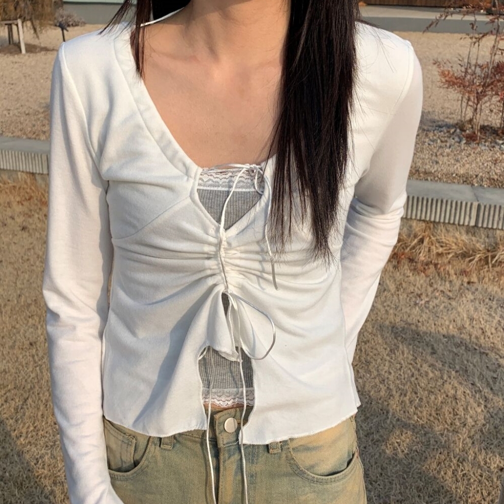 Vネックリボンシャーリングストラップクロップド長袖Tシャツ2color | ファッション通販サイト NUGU