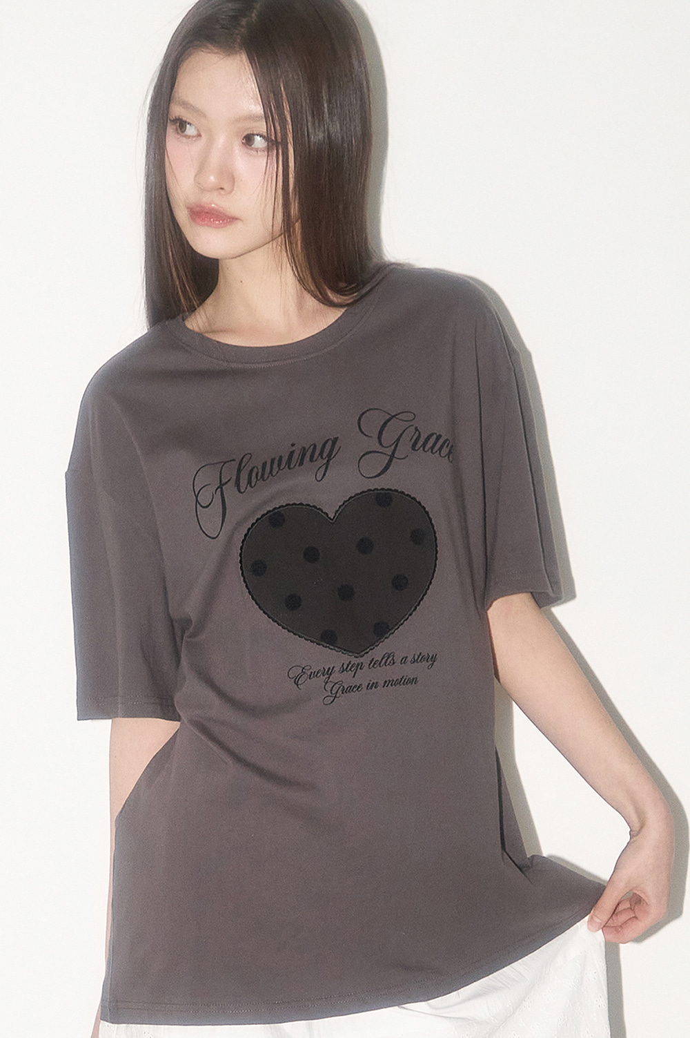 dot patch oversized fit t-shirt Charcoal | ファッション通販サイト NUGU