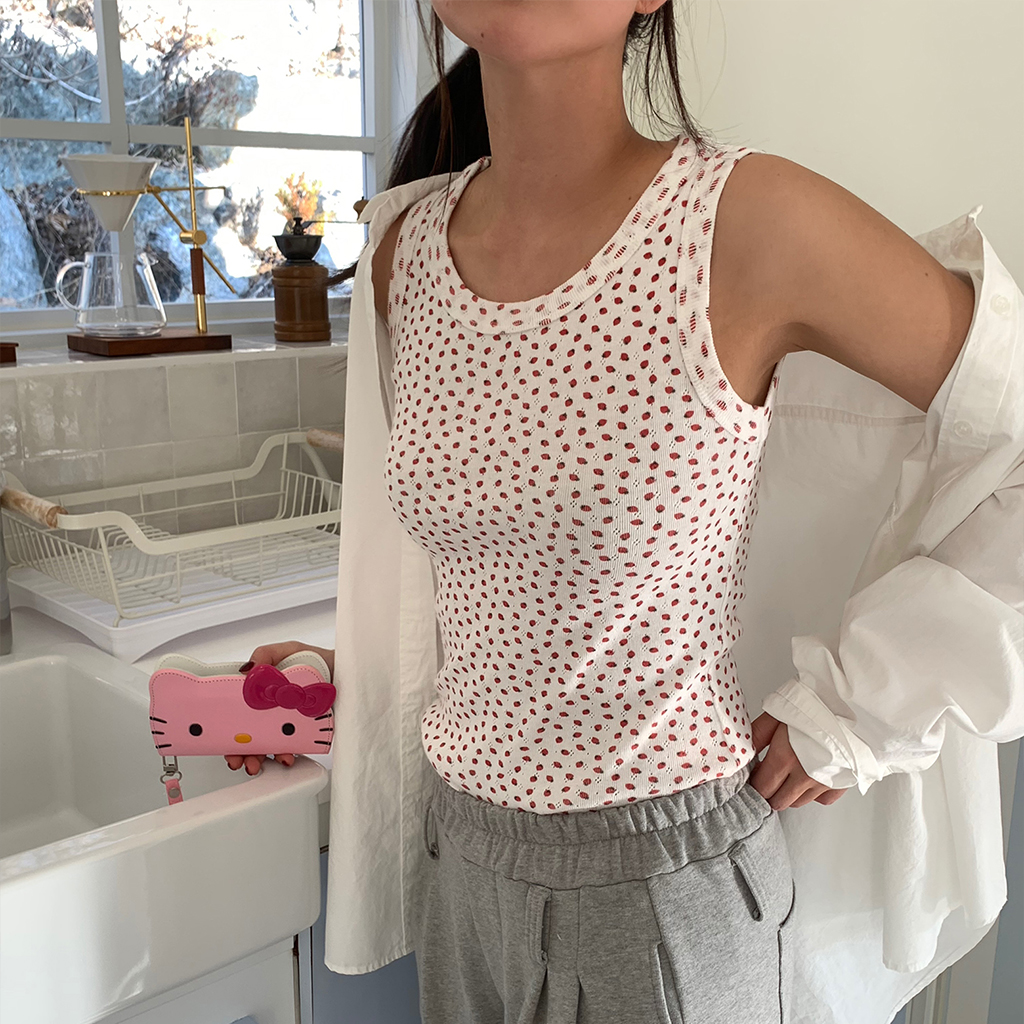 strawberry sleeveless (2color) | ファッション通販サイト NUGU