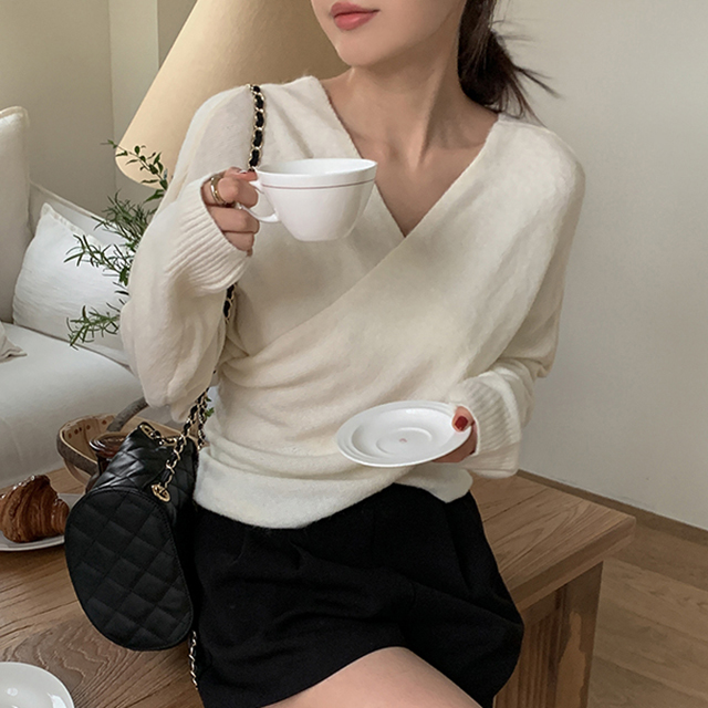 [4color]ウールVネックツイストラップクロップドニット | ファッション通販サイト NUGU