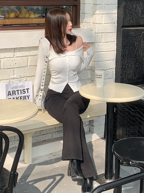 ボタンセーラーオフショルTシャツ(5color) | ファッション通販サイト NUGU