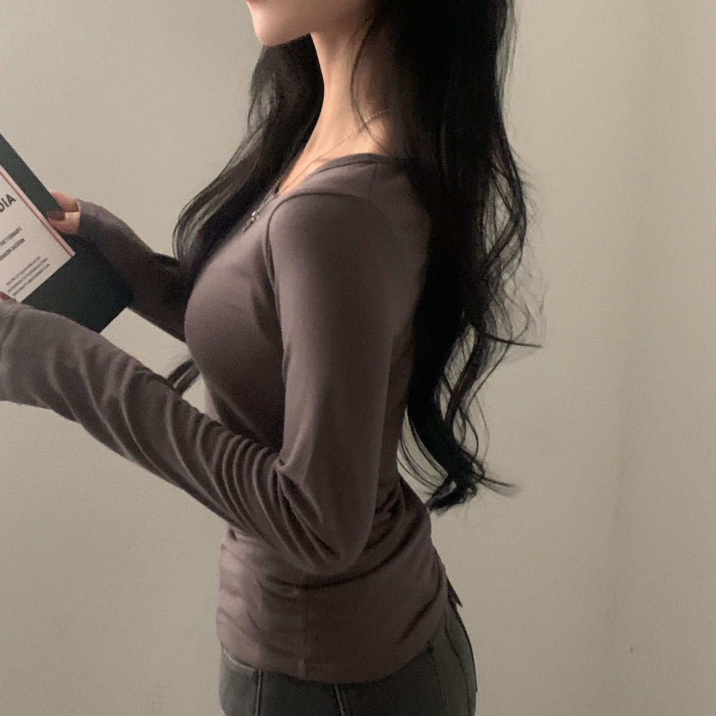 ラウンドUネックベーシックTシャツ | ファッション通販サイト NUGU