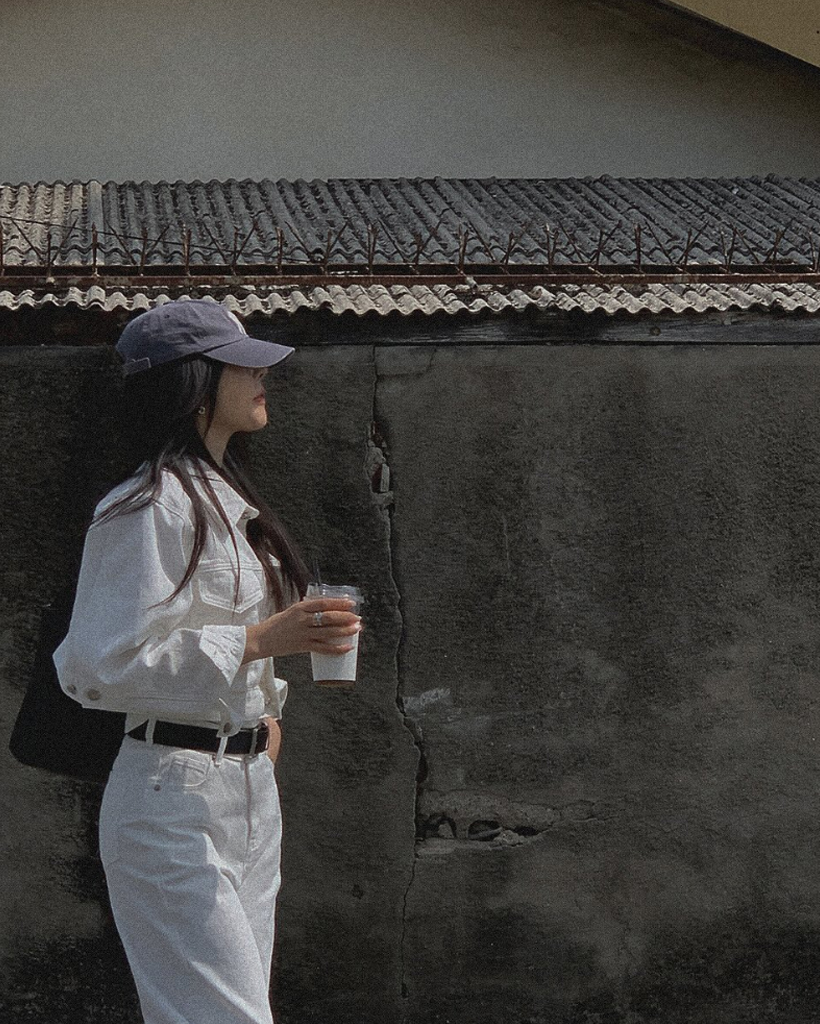 Essential white denim jacket | ファッション通販サイト NUGU