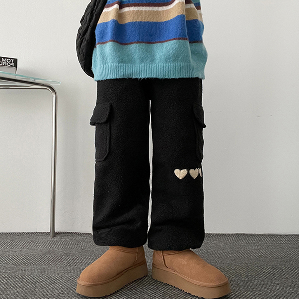 ステッチハートボアカーゴジョガーパンツ(2color) | ファッション通販サイト NUGU